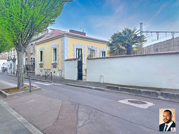 Maison à vendre - Vitry-sur-Seine, Gare, Jean-Jaurès - 5 pièces - 3 chambres