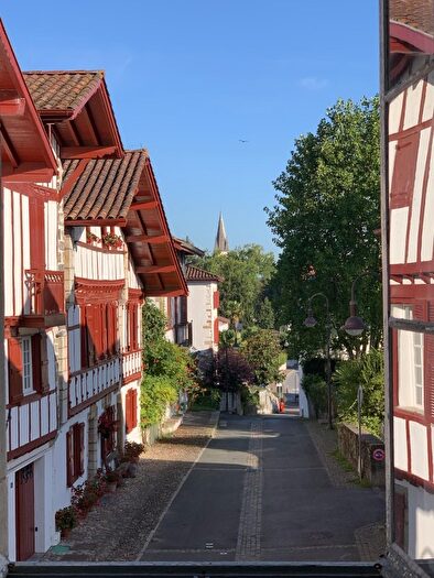 Maison à vendre - Ustaritz - 12 pièces - 9 chambres