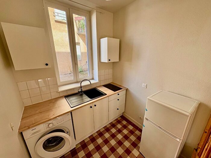 Appartement à louer - Roanne, Gare - 1 pièce