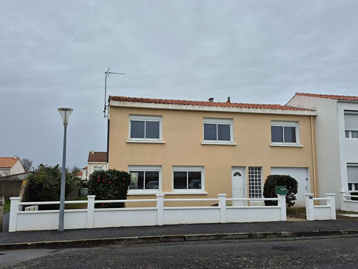 Maison à louer - La Roche-sur-Yon, Pyramides, Jean-Yole - 4 chambres