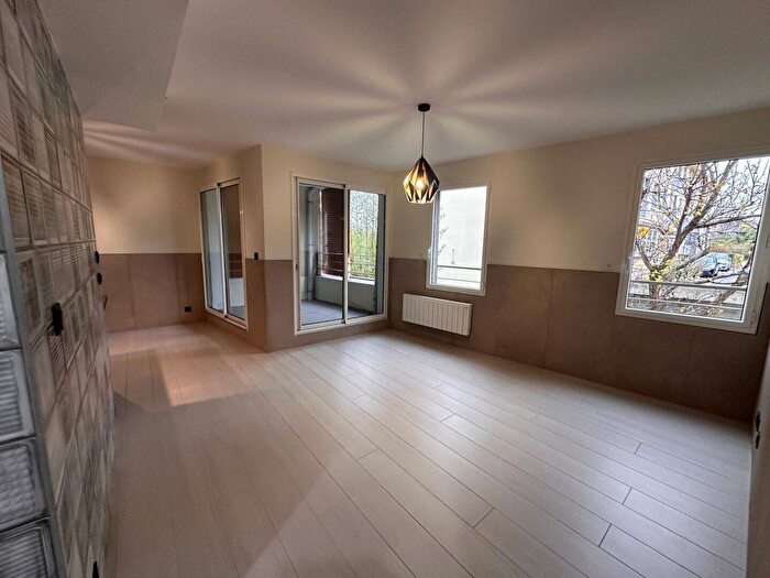 Appartement à louer - Vernaison - 3 pièces - 2 chambres