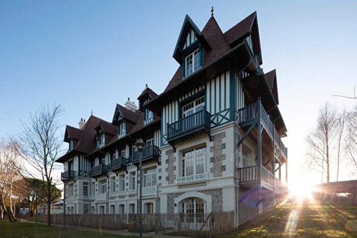 Appartement à louer - Trouville-sur-Mer, Hennequeville, Roches Noires, Les Aubets, Callenville - 1 pièce