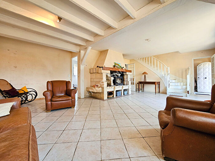 Maison à vendre - Gouzangrez - 7 pièces - 5 chambres