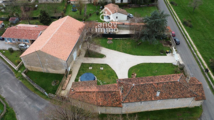 Maison 9 pièces à vendre à La Rochette