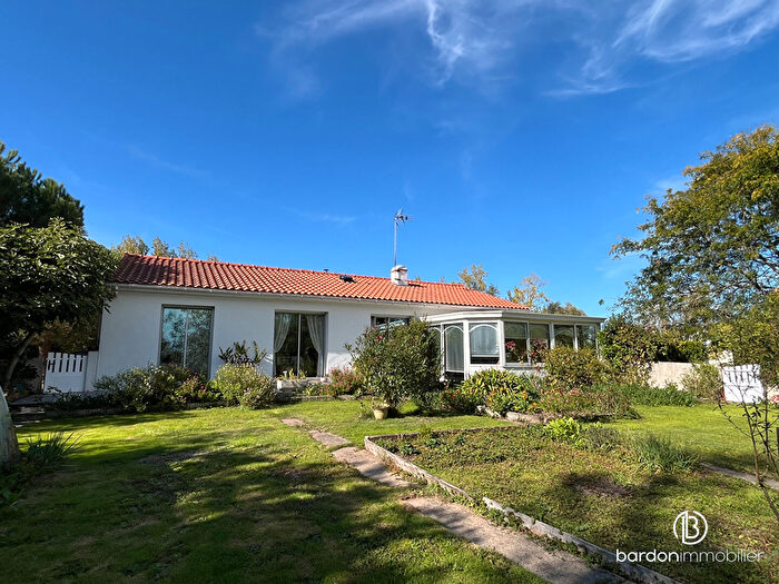 Maison à vendre - Le Perrier - 5 pièces - 3 chambres