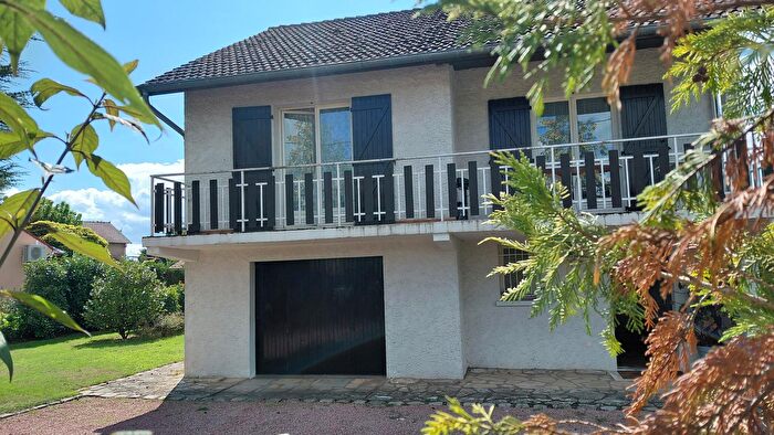 Maison à vendre - Pouilly-sous-Charlieu - 5 pièces - 3 chambres