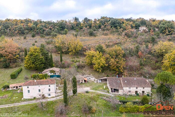 Maison à vendre - Hautefage-la-Tour - 17 pièces - 10 chambres