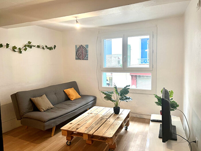 Maisons à vendre et appartements à louer - 1