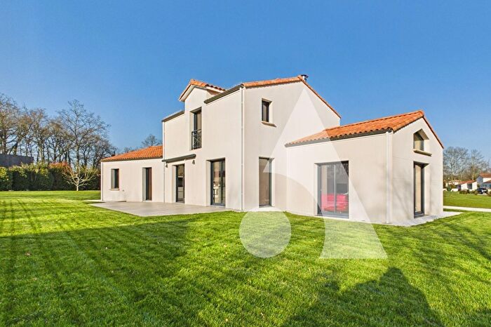 Maison à vendre - Nesmy - 6 pièces - 4 chambres