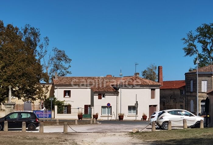 Maison à vendre - Saint-Laurent-dArce - 9 pièces - 6 chambres