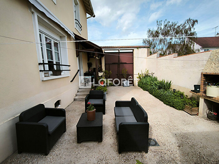Follainville-Dennemont : Maison 4 pièces à vendre