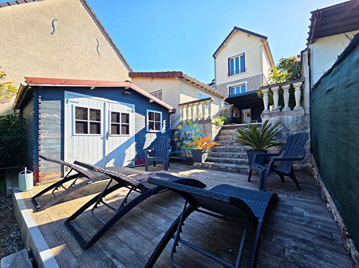 Mantes-la-Jolie, Gassicourt : Maison 7 pièces à vendre