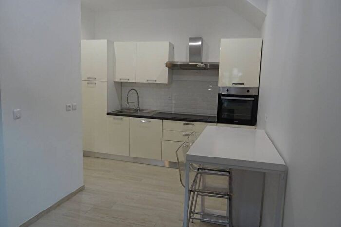 Appartement 1 pièce à Drap, à louer