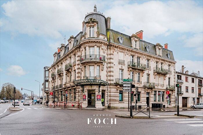 Appartement à louer - Pré Latour-La Vitrée-Le Saut du Cerf, Pont-à-Mousson - 5 pièces - 1 chambre