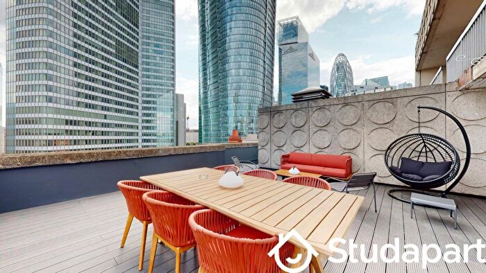 Appartement à louer - Gambetta, Courbevoie - 1 pièce - 2 chambres