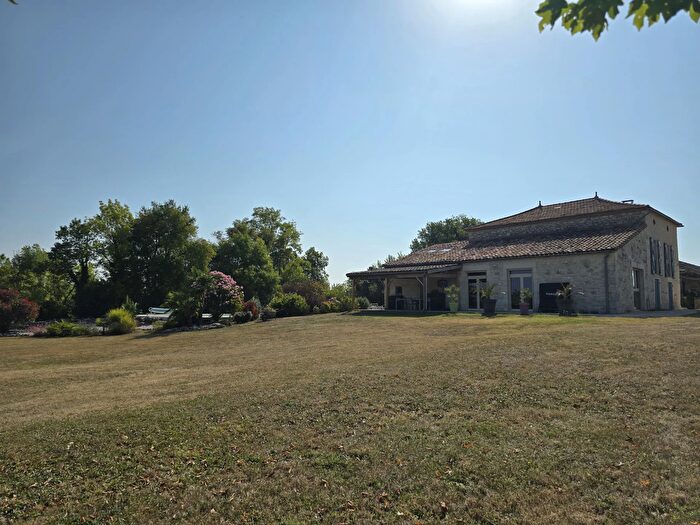 Maison à vendre - Caussade - 7 pièces - 4 chambres