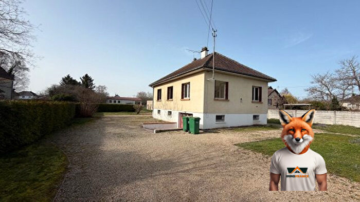 Maison 4 pièces à vendre à Saint-Lyé