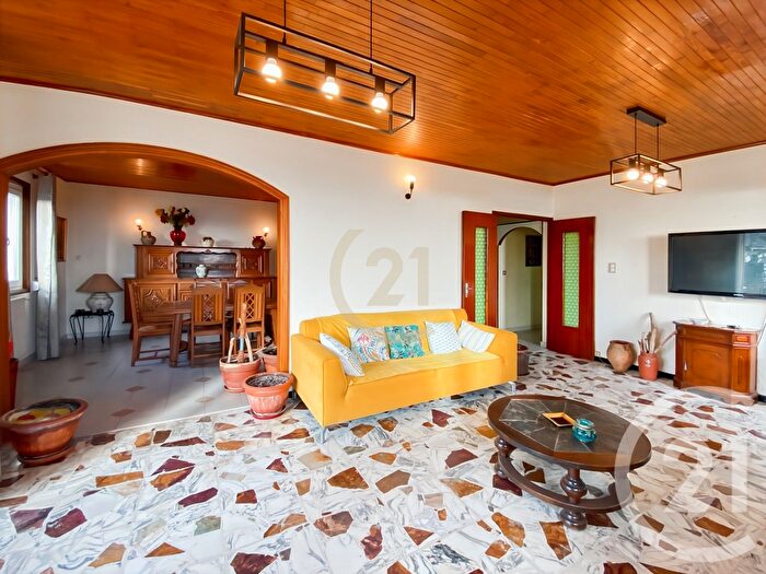 Appartement à louer - Ville-di-Pietrabugno - 6 pièces - 5 chambres