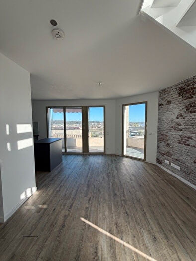 Appartement à louer - Bordeaux, La Bastide - 4 pièces - 3 chambres