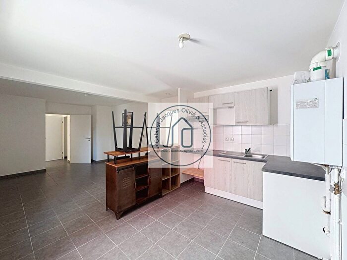 Appartement à louer - Les Izards, Toulouse - 3 pièces - 2 chambres