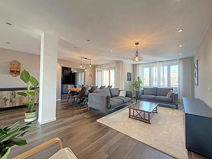 Appartement à louer - Saint-Étienne, Méons, Le Soleil, Châteaucreux, Saint-François - 4 pièces - 3 chambres