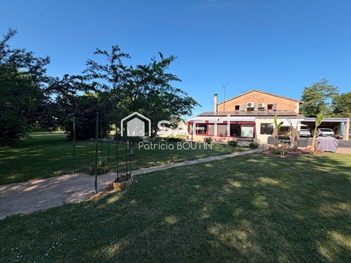 Maison 10 pièces à Lezay, à vendre