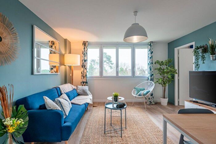 Appartement à louer - Centre Ville-Piquey, Mérignac - 5 pièces - 4 chambres