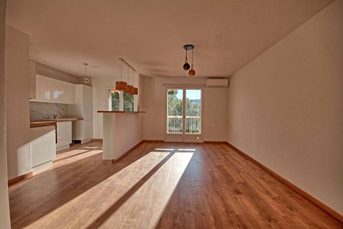 Appartement à louer - Le Bar-sur-Loup - 3 pièces - 2 chambres