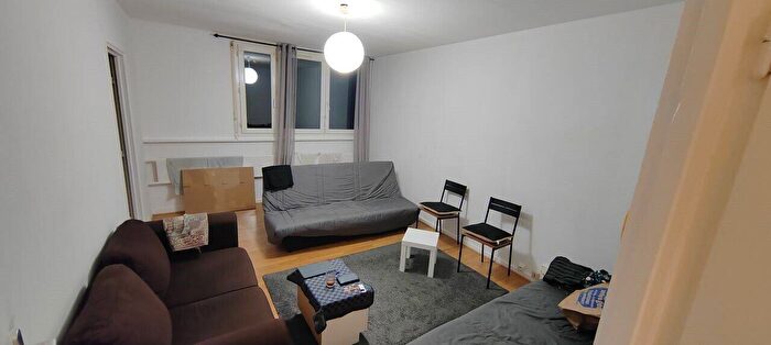 Appartement à louer - Colline des Pères-Tardy, Saint-Étienne - 1 pièce