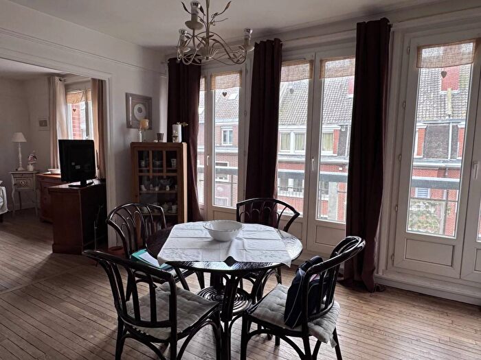 Hôtel de Ville-Lafayette, Calais : Appartement 3 pièces à louer