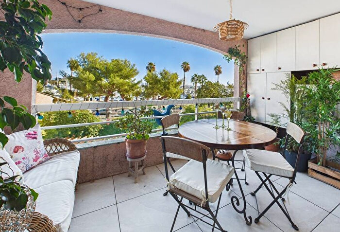 Appartement à vendre - Antibes, Coeur de ville - 3 pièces - 2 chambres