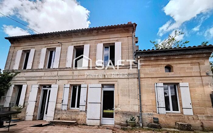 Maison à vendre - Prignac-et-Marcamps - 8 pièces - 5 chambres