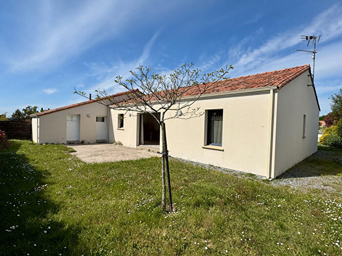 Maison à vendre - La Chapelle-Basse-Mer - 5 pièces - 3 chambres