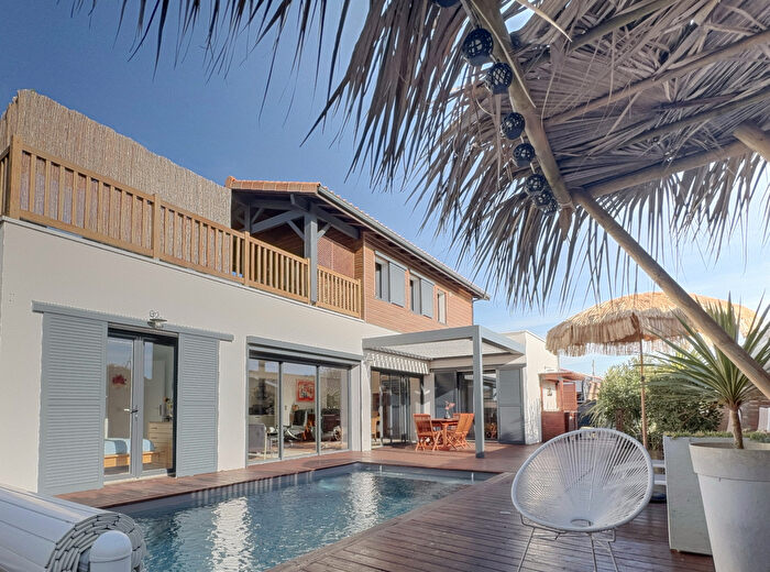 Maison à vendre - Gujan-Mestras, Centre-ville - 4 pièces - 3 chambres