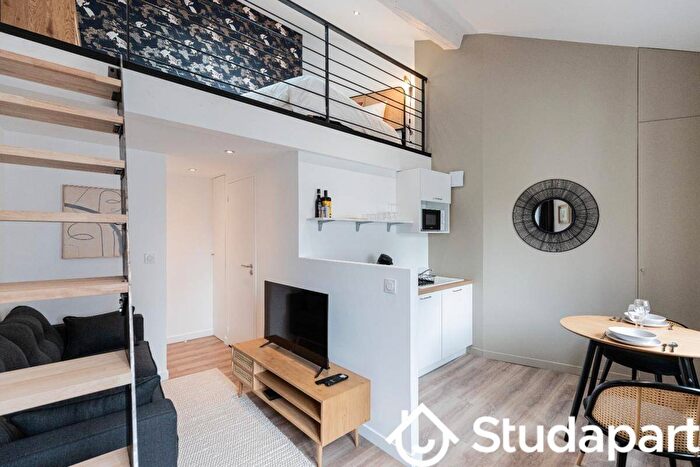 Appartement à louer - Badouillère-Saint Roch-Valbenoîte, Saint-Étienne - 2 pièces - 1 chambre