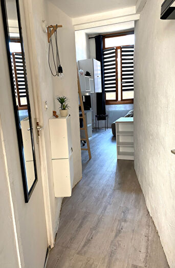 Appartement 1 pièce à louer à Nîmes, Ecusson, Arènes