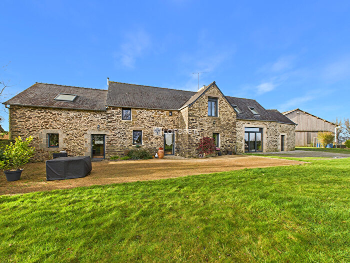 Maison à vendre - Pleyben - 10 pièces - 6 chambres