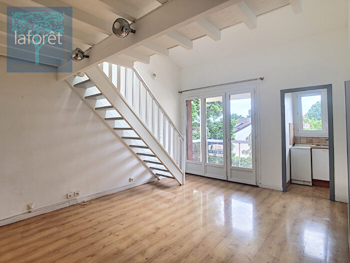 Appartement à louer - Massy, Pileu, Graviers, Vilmorin, Square de Clos de Villaine - 2 pièces - 1 chambre