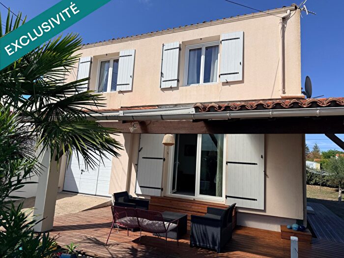 Maison 5 pièces à Saintes, Centre-ville, à vendre