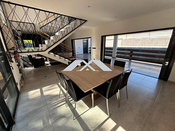Saint-Pierre, LAsile, Bassin Plat, Bassin Martin : Maison 8 pièces à vendre