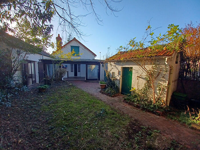 Maison à vendre - Jussy-le-Chaudrier - 7 pièces - 4 chambres