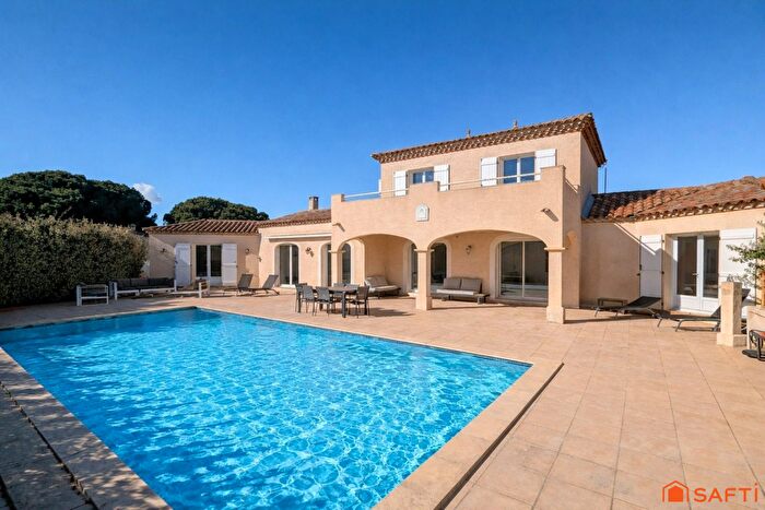 Maison à vendre - Aigues-Mortes - 7 pièces - 5 chambres