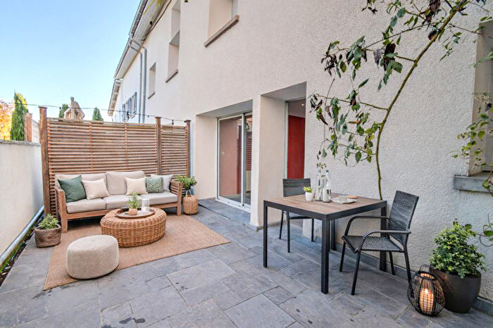 Maison à vendre - Fontaines-Saint-Martin - 5 pièces - 4 chambres