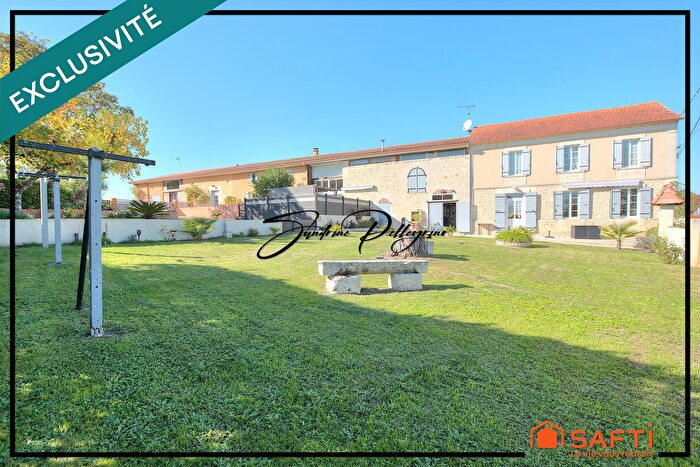 Maison à vendre - Saint-Martin-de-Coux - 12 pièces - 8 chambres