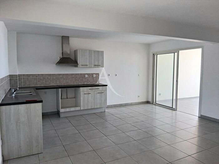 Appartement à louer - Fort-de-France - 3 pièces - 2 chambres