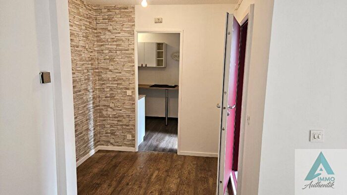 Appartement à louer - Aubagne - 4 pièces - 3 chambres