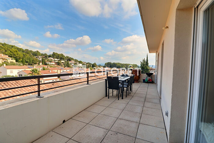 Appartement à vendre - Cuers - 3 pièces - 2 chambres