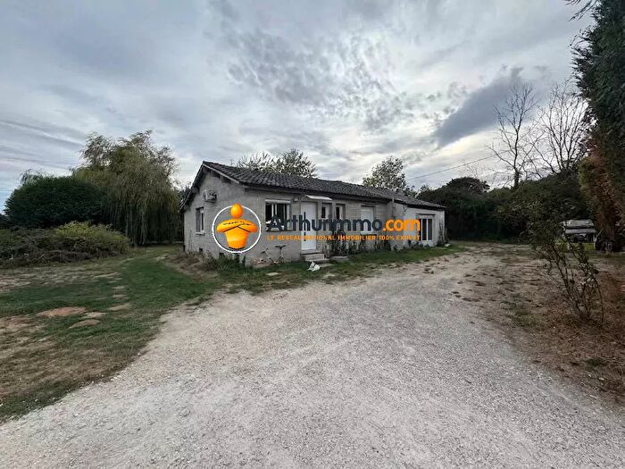 Maison 4 pièces à Saint-Siméon, à vendre