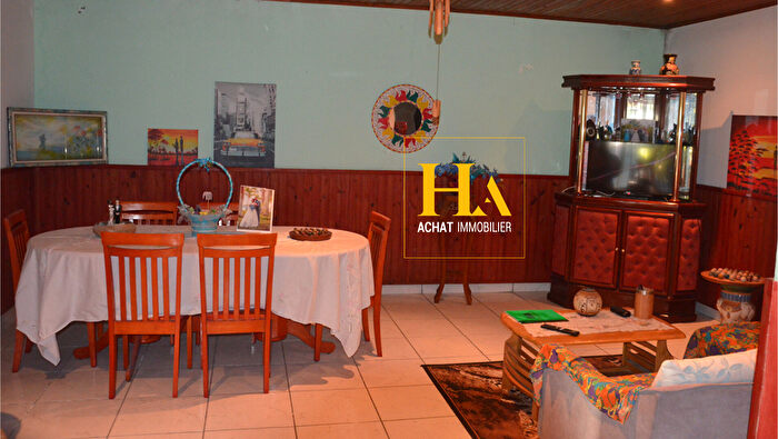 Maison à vendre - Le Tampon, Onzième, Douzième - 5 pièces - 3 chambres