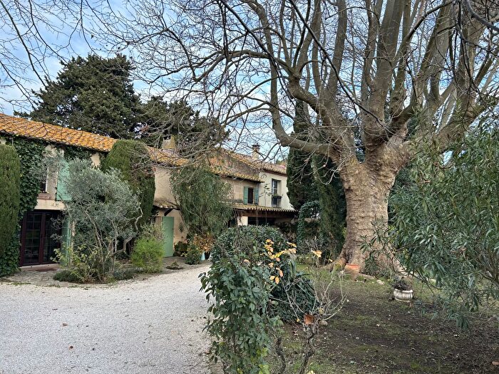 Maison à vendre - Arles, Pont de Crau, Moulès - 8 pièces - 4 chambres